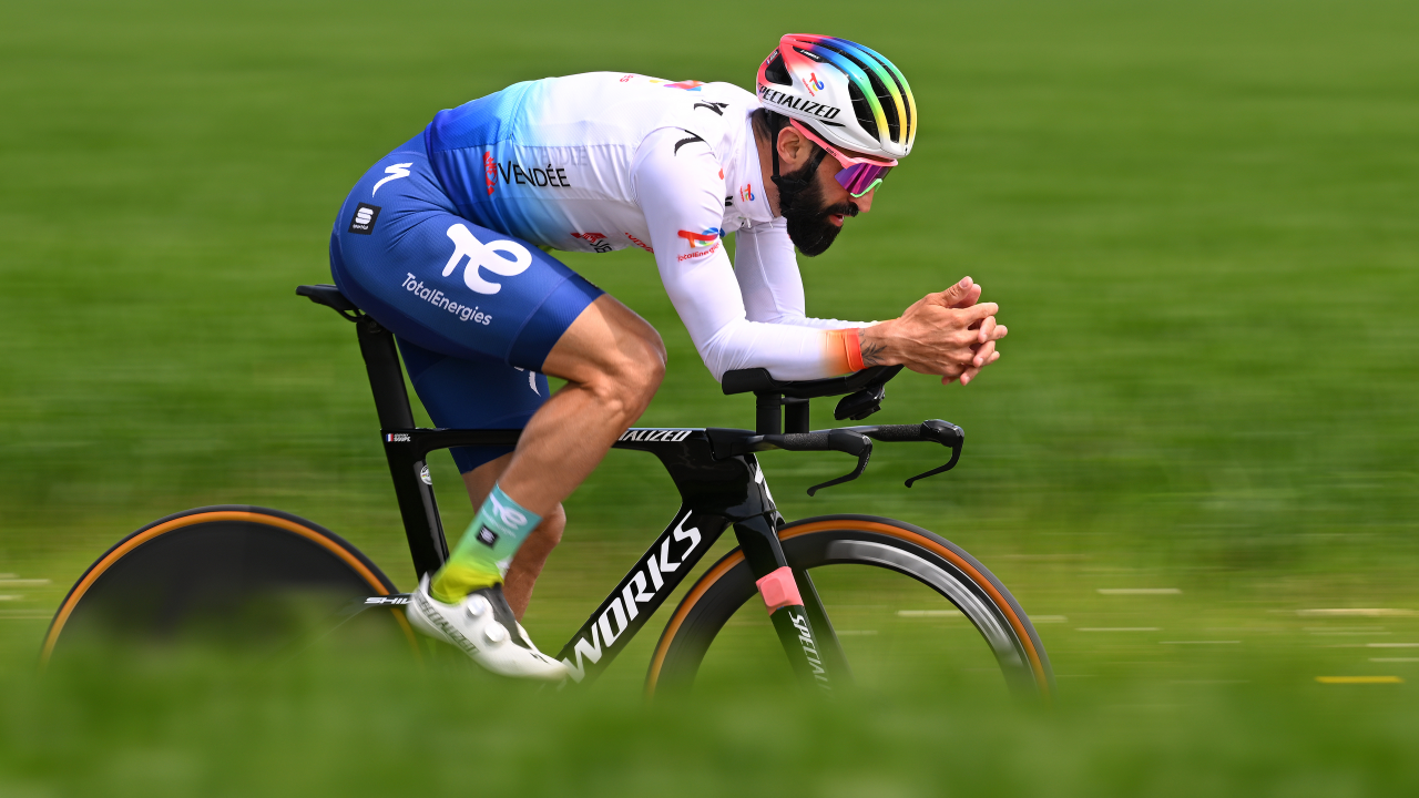 Vuelta a Espana. Soupe wygrał 7. etap, Martinez nadal liderem | TVP SPORT