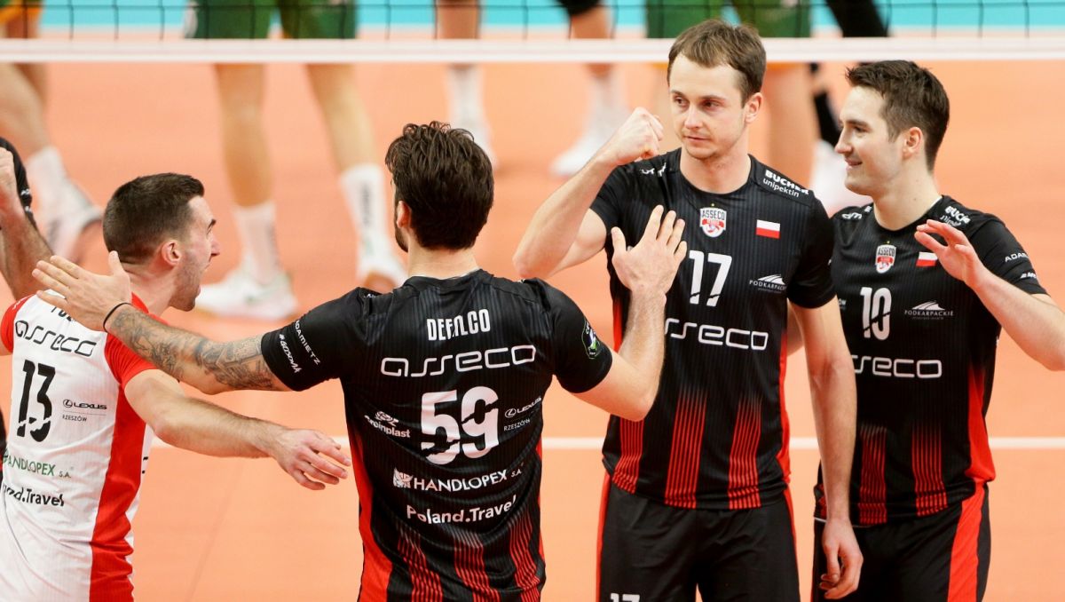 Resovia zagra o finał Pucharu CEV! Potrzebny był "złoty set" | TVP SPORT