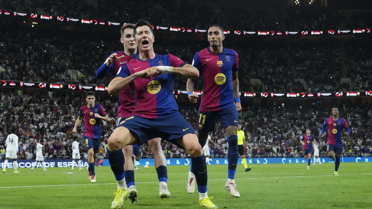 Superpuchar Hiszpanii. FC Barcelona - Real Madryt 5:2. Czerwona kartka ... Superpuchar Hiszpanii. FC Barcelona - Real Madryt 5:2. Czerwona kartka ...