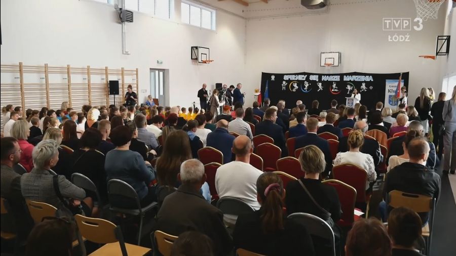 Nowa sala gimnastyczna w Szkole Podstawowej w Parznie/Fot. TVP3 Łódź Nowa sala gimnastyczna w Szkole Podstawowej w Parznie/Fot. TVP3 Łódź