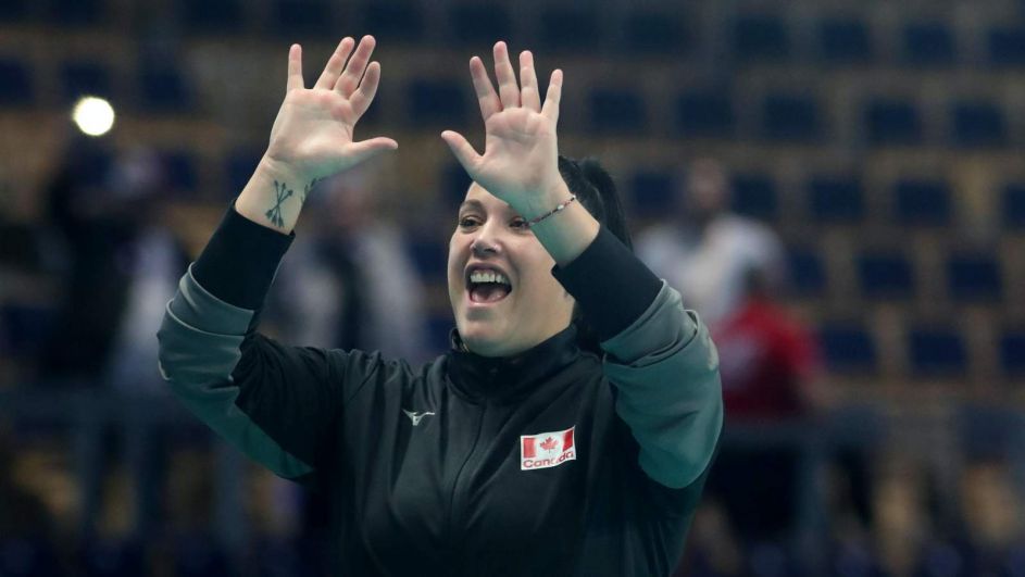 W poniedziałek urodziła dziecko, w piątek prowadziła trening. Shannon ...