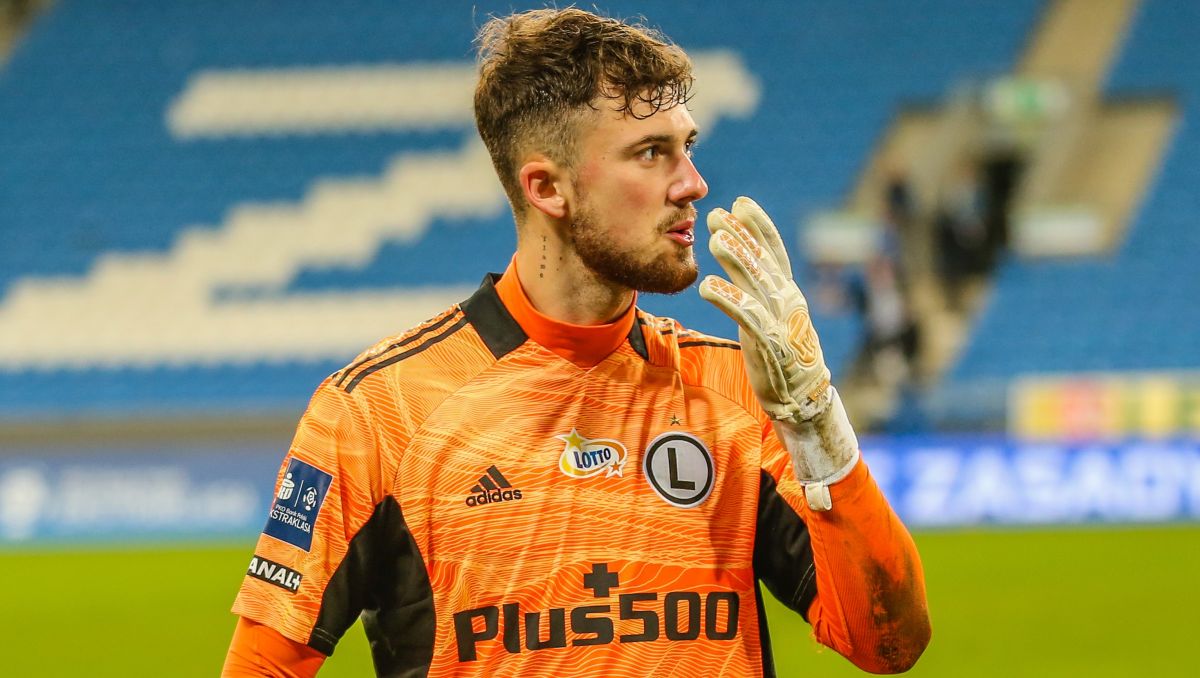 Lech Poznań i Legia Warszawa oraz Kacper Tobiasz ukarani przez Komisję Ligi | TVP SPORT