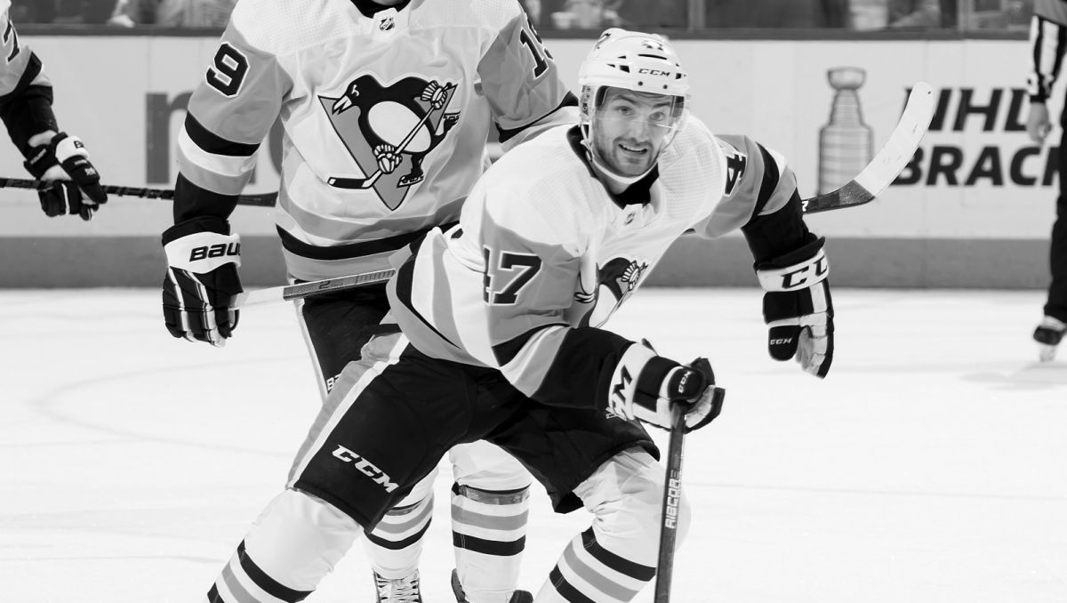 Hokeista Adam Johnson zmarł po wypadku na meczu brytyjskiej Elite Ice ...