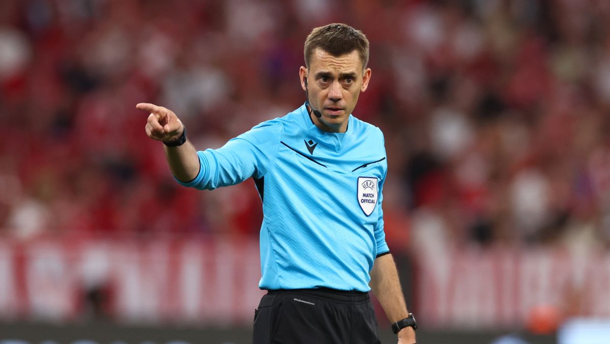 Sędzią hitowego meczu Ligi Mistrzów w TVP będzie Francuz Clement Turpin ...