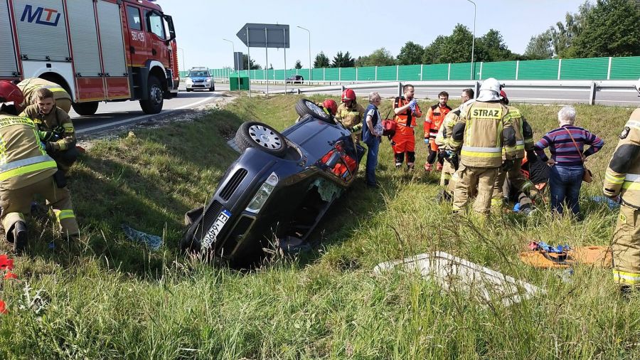Wypadek na S14. Dwie osoby trafiły do szpitala