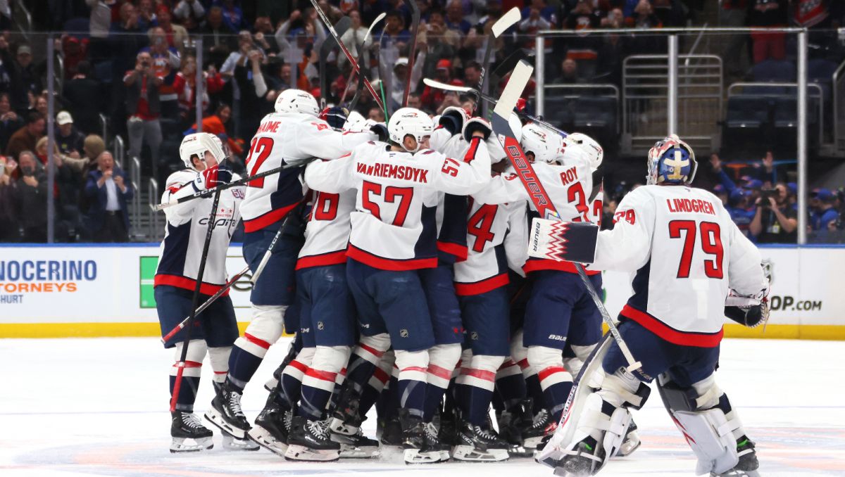 NHL. Hokej. Aleksander Owieczkin pobił rekord Wayne'a Gretzky'ego! | TVP SPORT