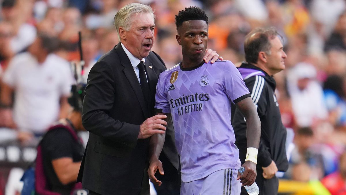 Carlo Ancelotti wściekły na rasistowskie ataki na Viniciusa Juniora ...