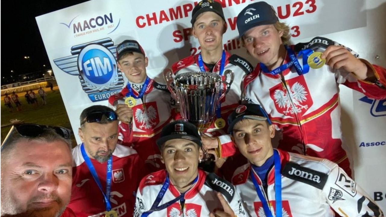 Żużel. Reprezentacja Polski do lat 23 została drużynowymi mistrzami ...