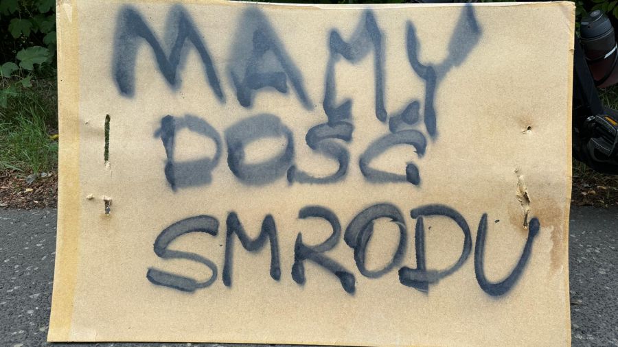 Protest przed MPGK w Katowicach. Poszło o smród