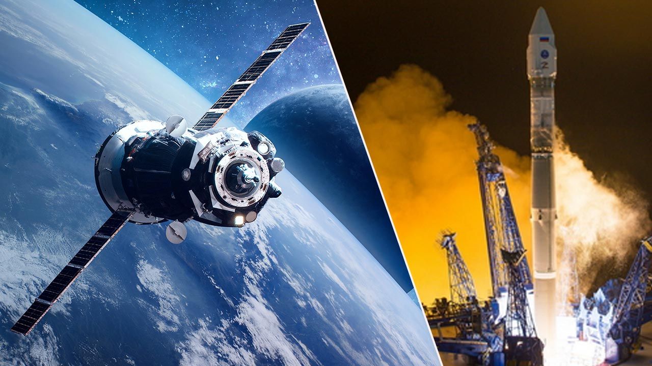 Rosyjski satelita Cosmos 2553 z atrapą głowicy pocisku lata nad ziemią ...